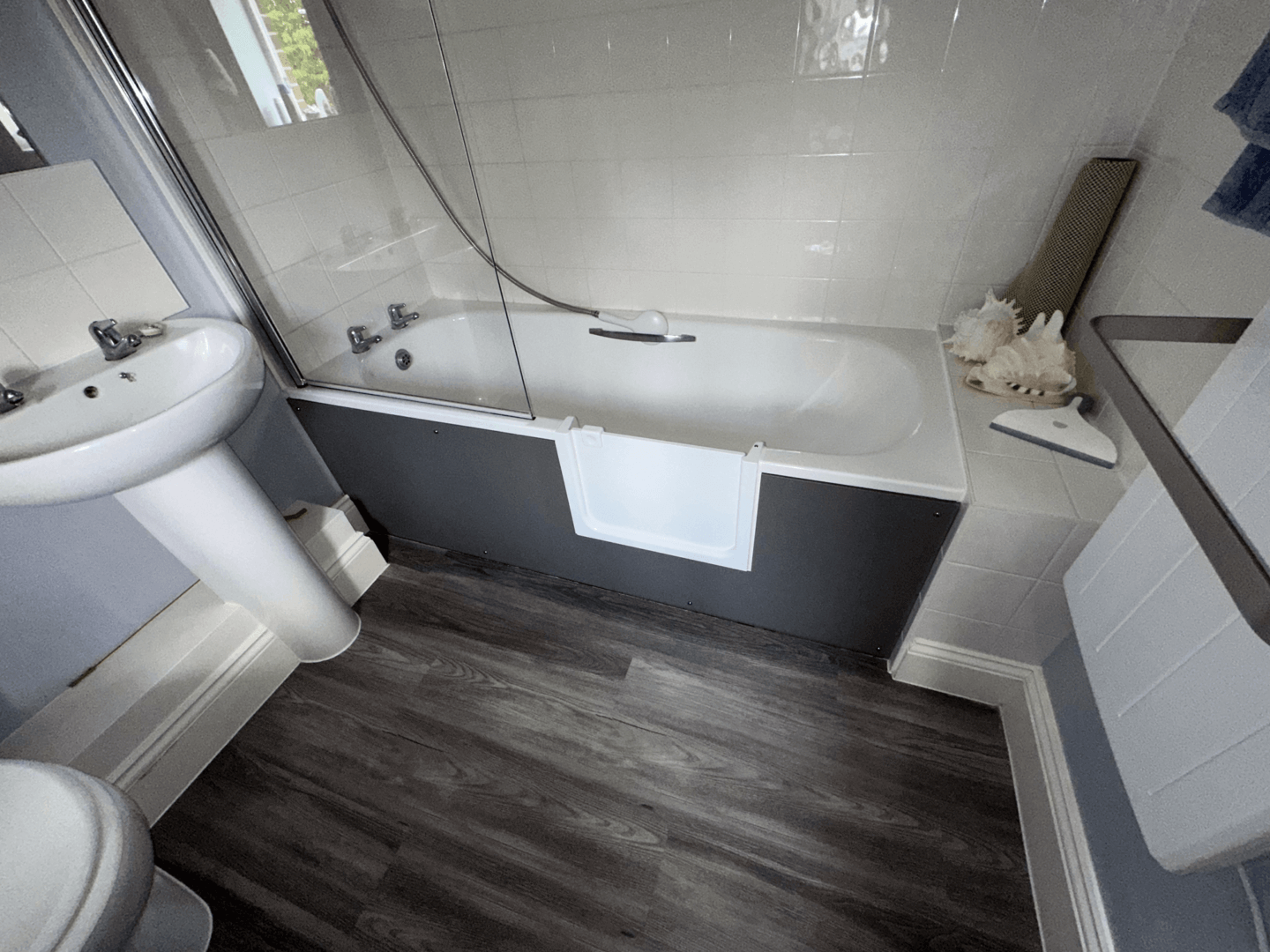 UDOOR Bathtub Frame Installation for Safe and Easy Showering