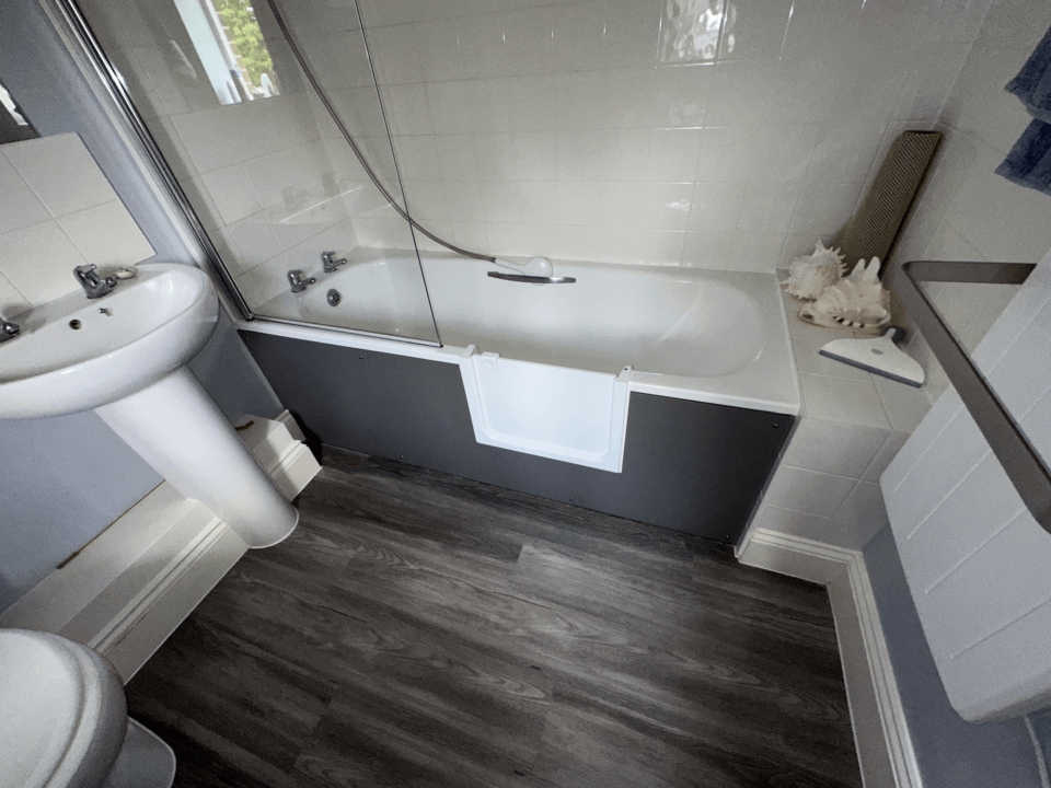 UDOOR Bathtub Frame Installation for Safe and Easy Showering